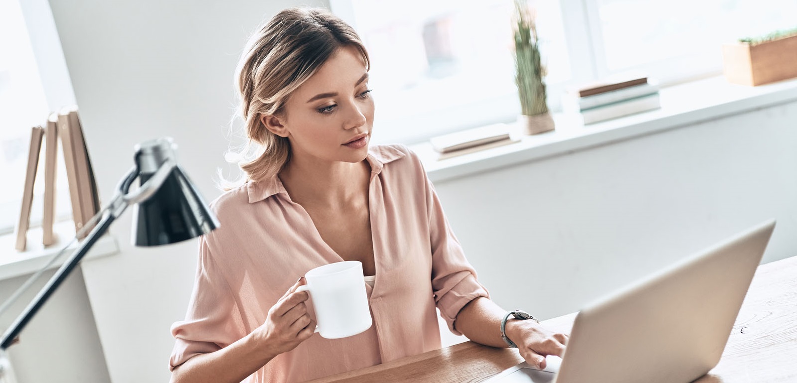 How to Keep Long-distance Relationships in a Busy Life - OneWife Blog